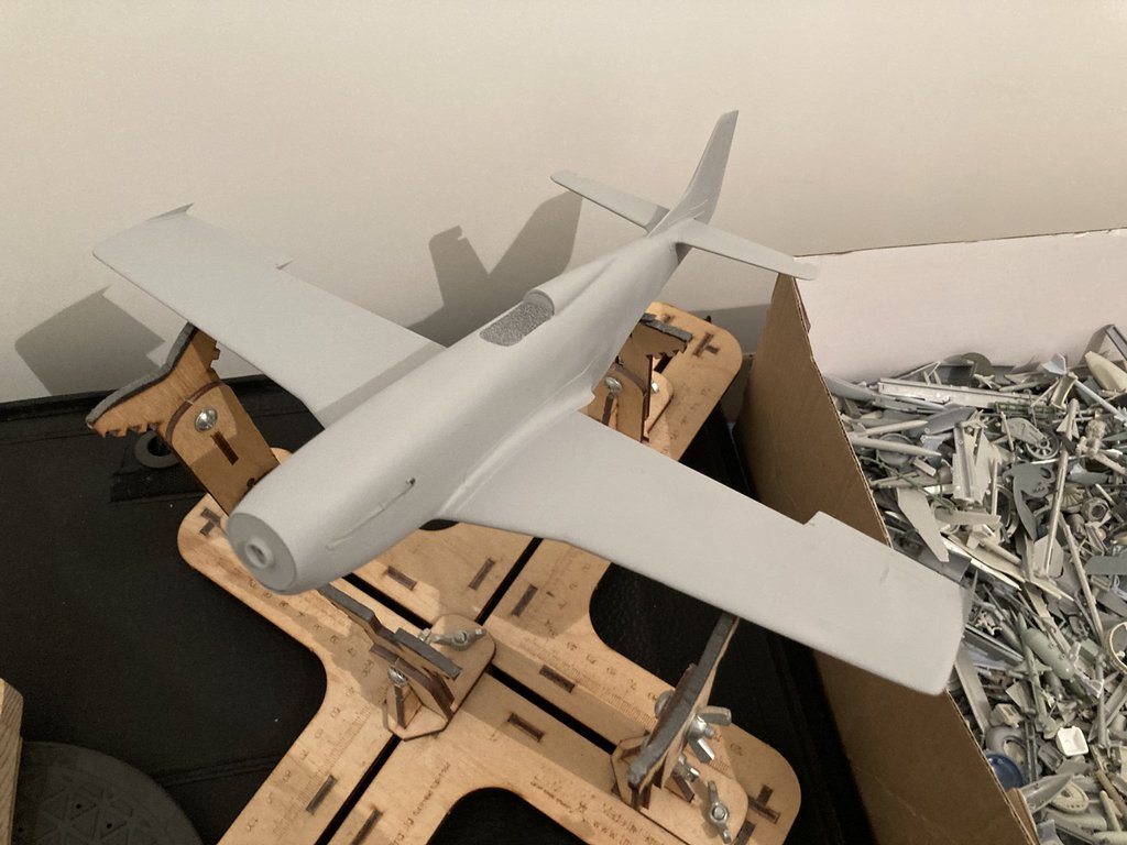 P-51 Racer conversion (Dago Red - Revell 1/32) and refurbishing (Strega ...