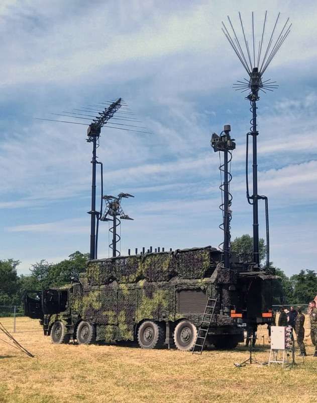 STARKOM 003 01 — Postimages