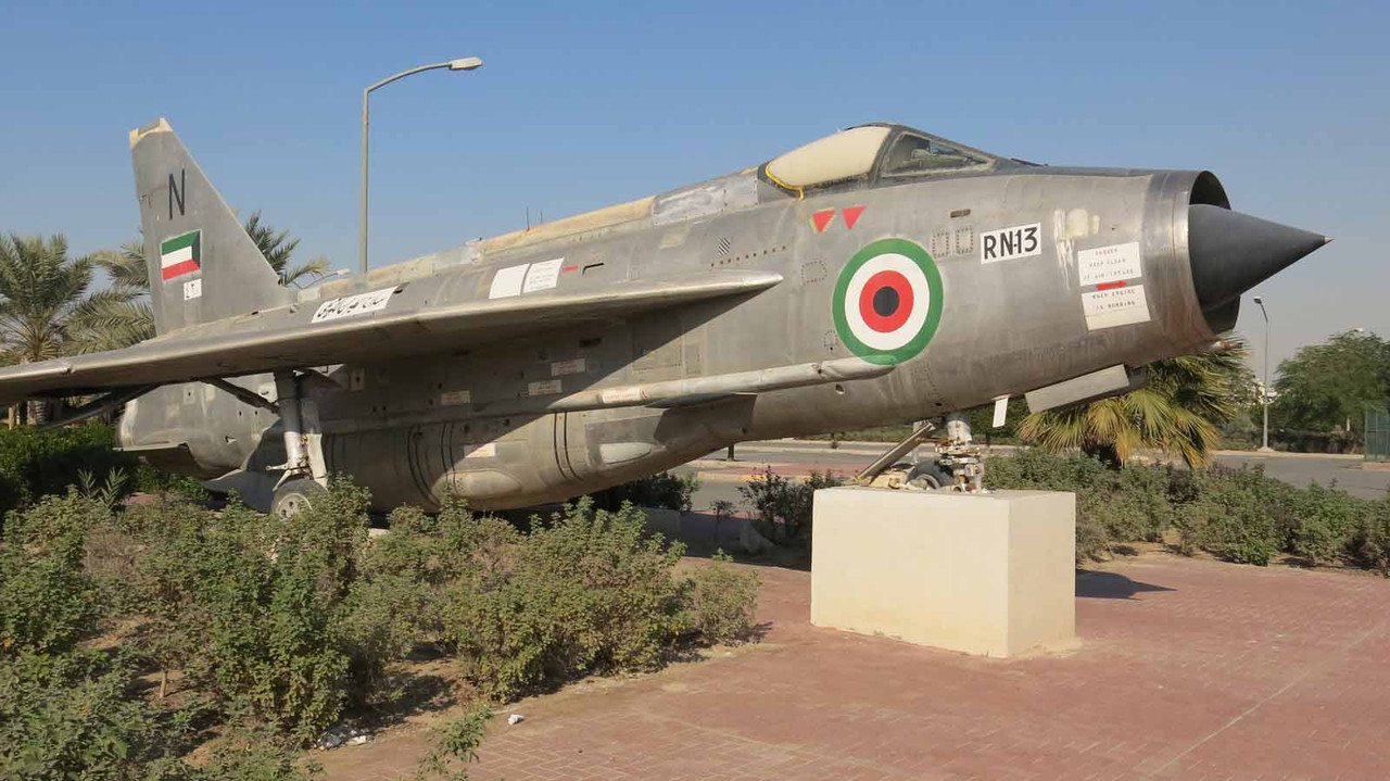 Kuwait Air Show photos - Lightning and JP preserved aircraft added ...