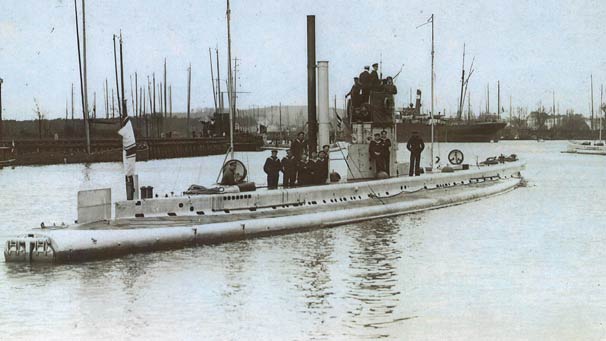 Progress Build of Das Werk's 1/72 Scale SM U-9 German WWI U-Boat - Work ...