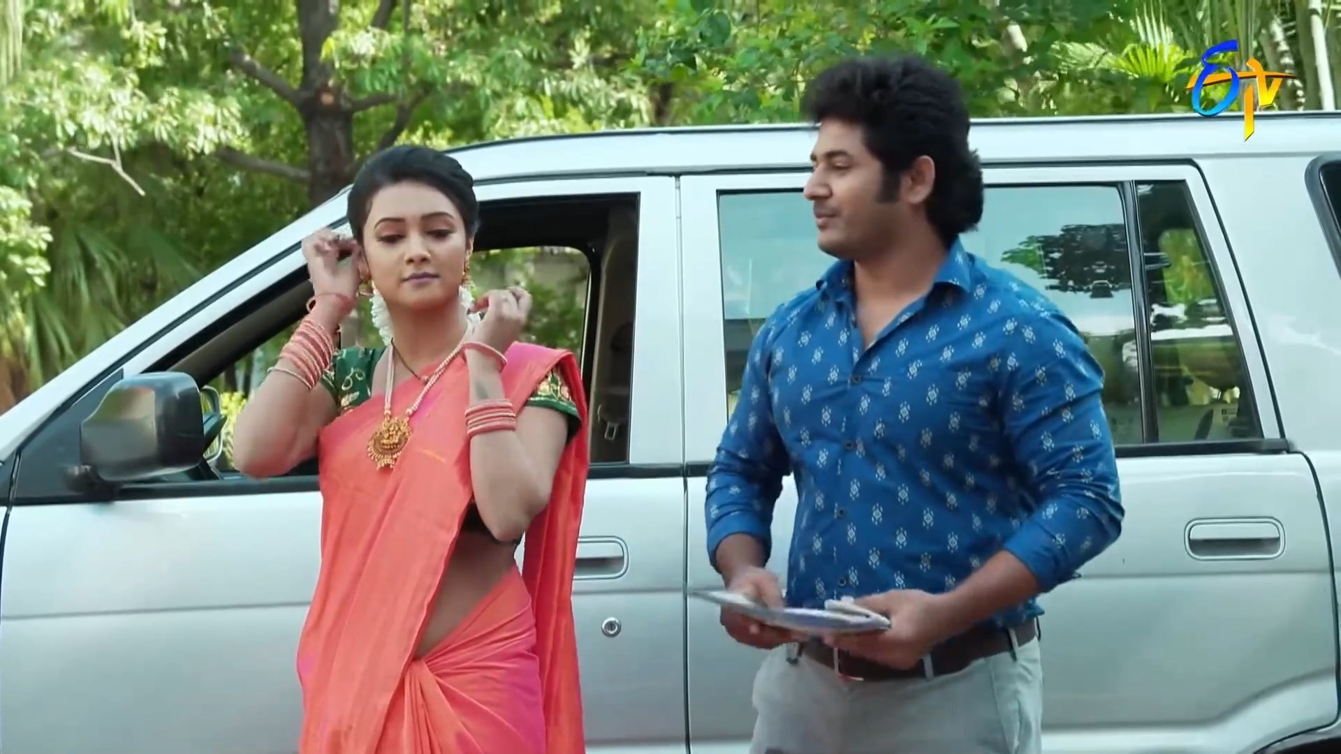 Telugu Serial Artist Sexy Hot Navel Show mkv snapshot 00 48 698 ...