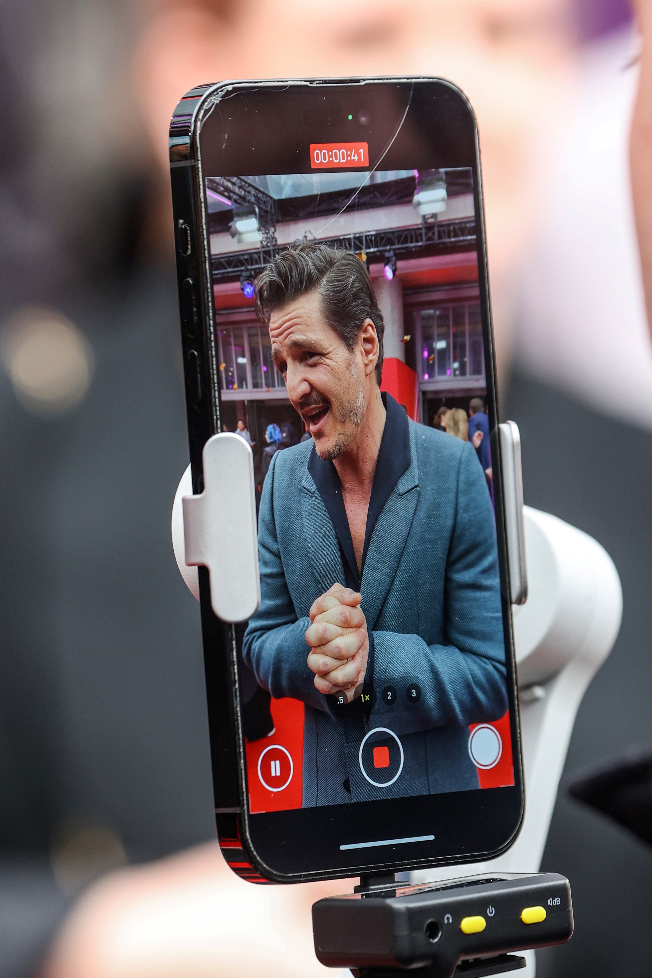 Pedro Pascal 130 — Postimages