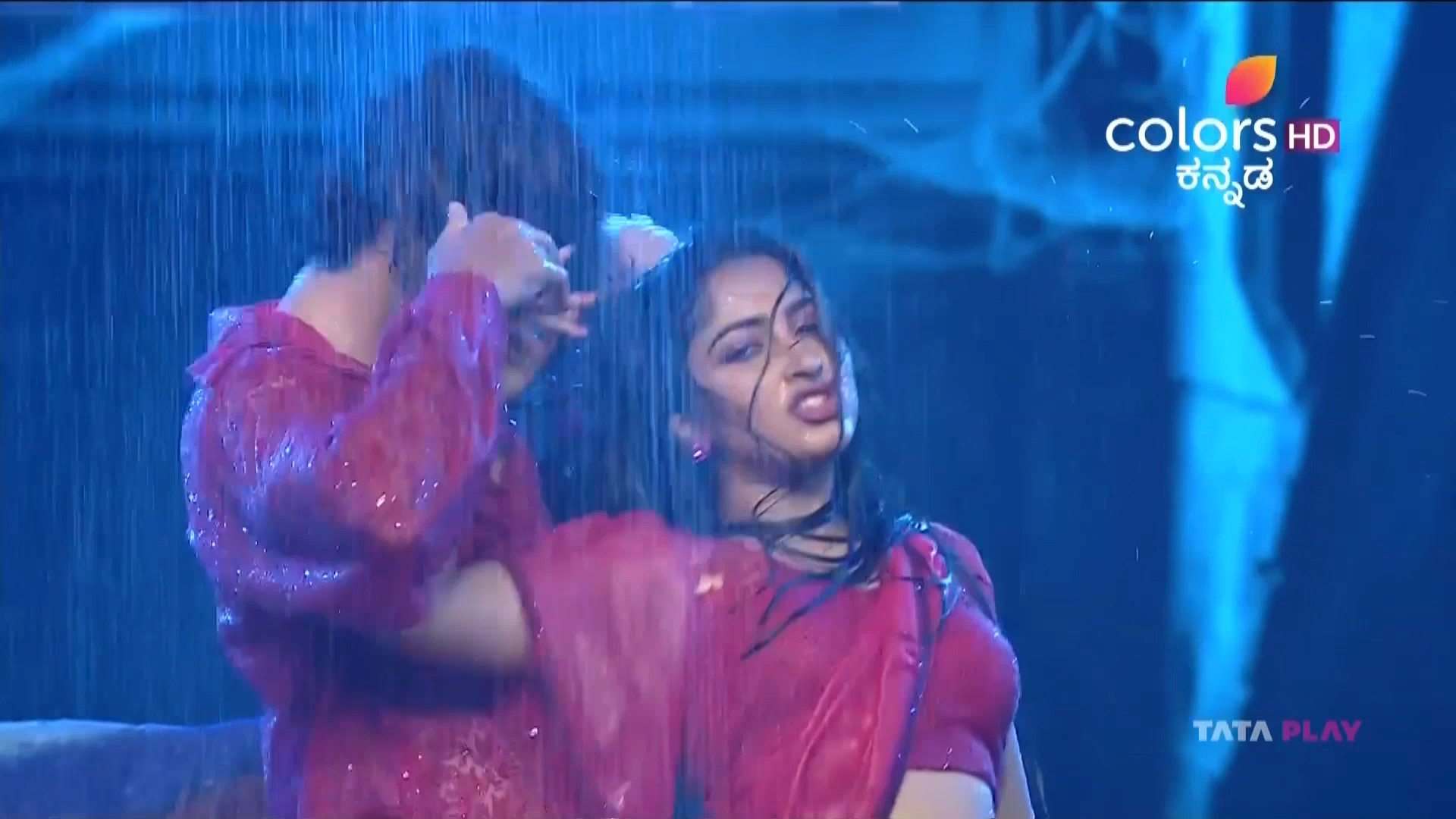 Saniya Hot Rain Dance Performance mp4 20220313 172607 798 — Postimages