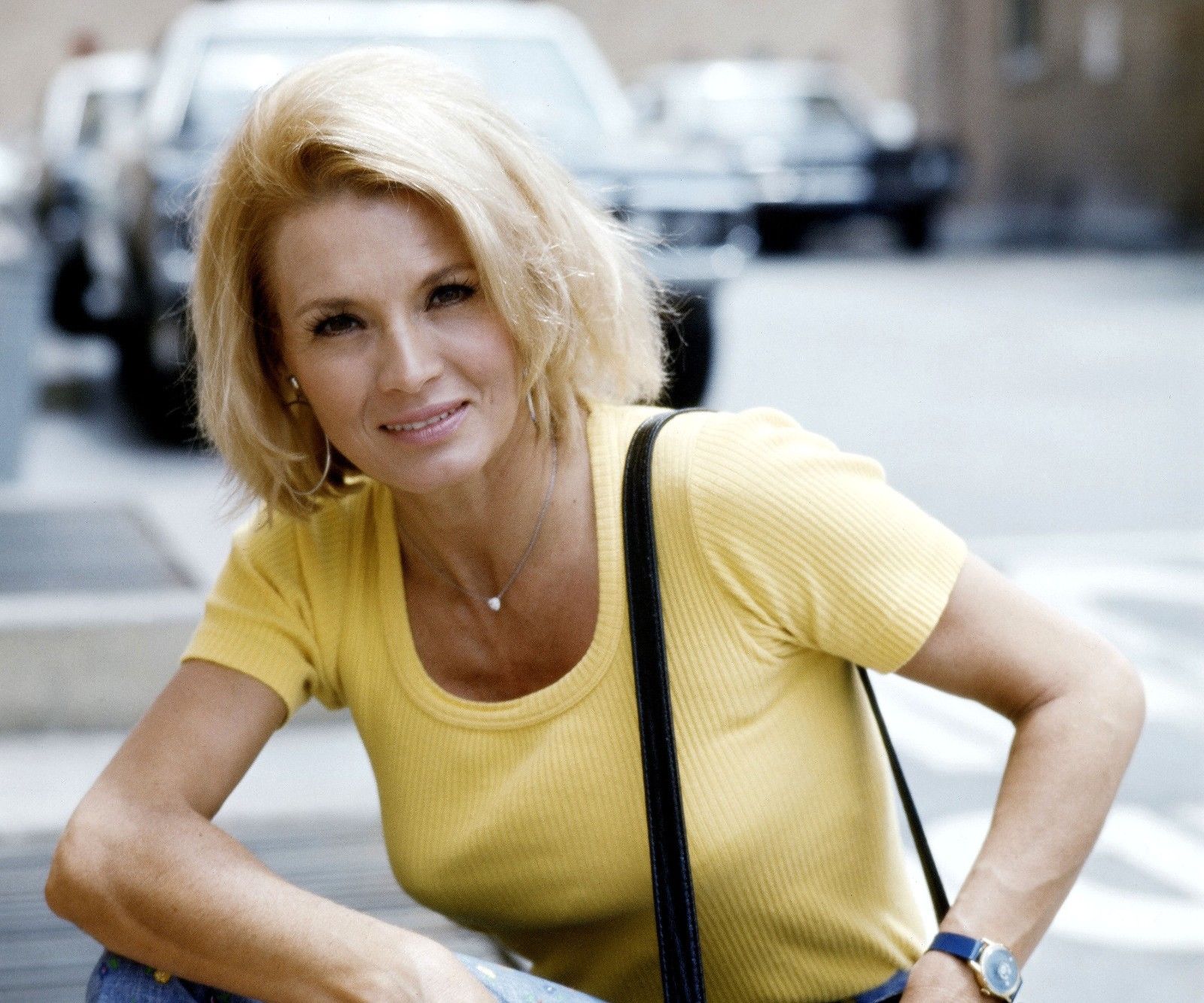 angie dickinson md06 — Postimages