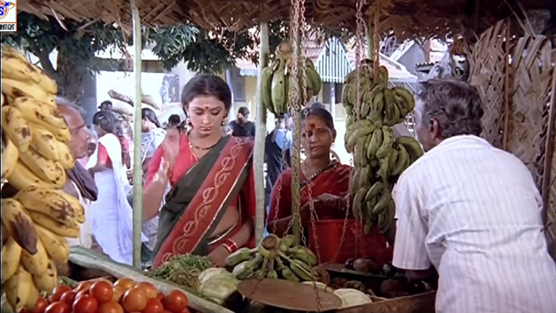 Navel Queen Shobana Big Wide Deep Navel Scenes from Siva Movie mkv ...