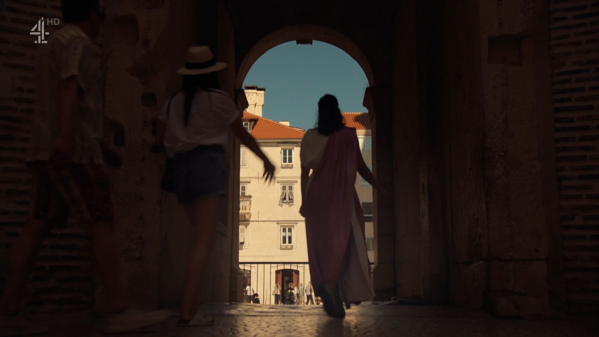 2022 04 11 21 30 Chan4 Travel Man 48 Hours In Split 10x2 mp4 snapshot 29 34 572 — Postimages