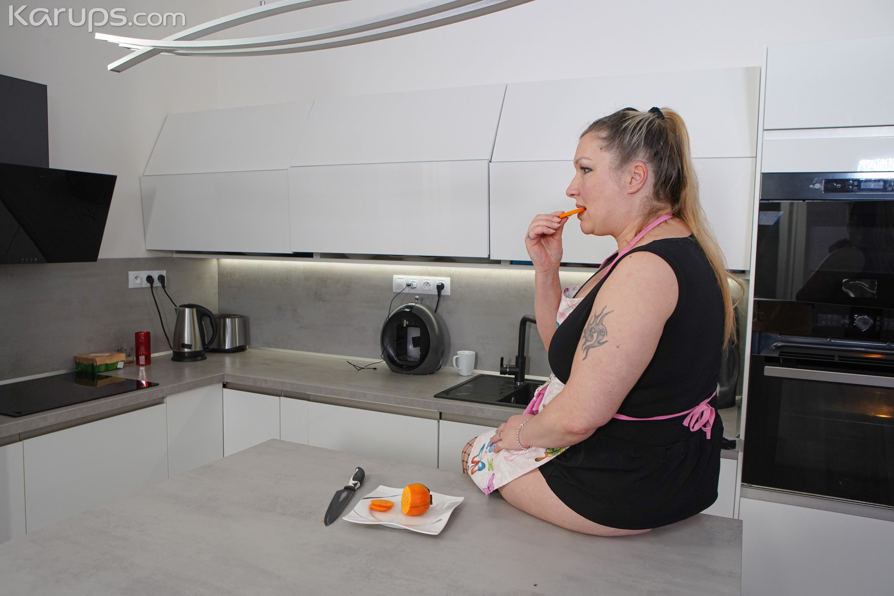 lea love bg1 highres 011 — Postimages