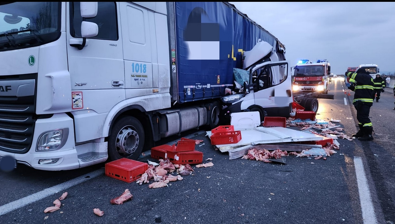 nehoda d1 odstavný pruh dodávka 1 — Postimages