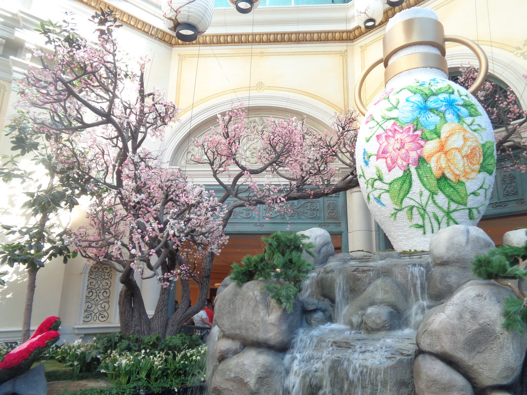 Bellagio Conservatory Spring & Vanderpump Cocktails Photos - Las Vegas ...