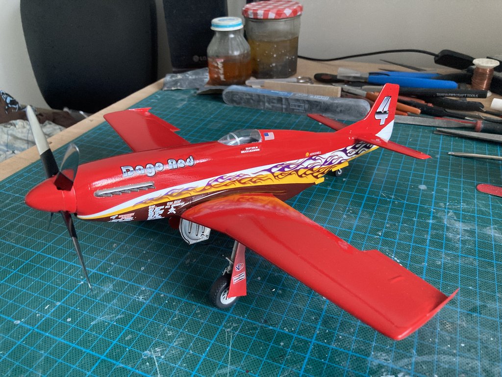 P-51 Racer conversion (Dago Red - Revell 1/32) and refurbishing (Strega ...