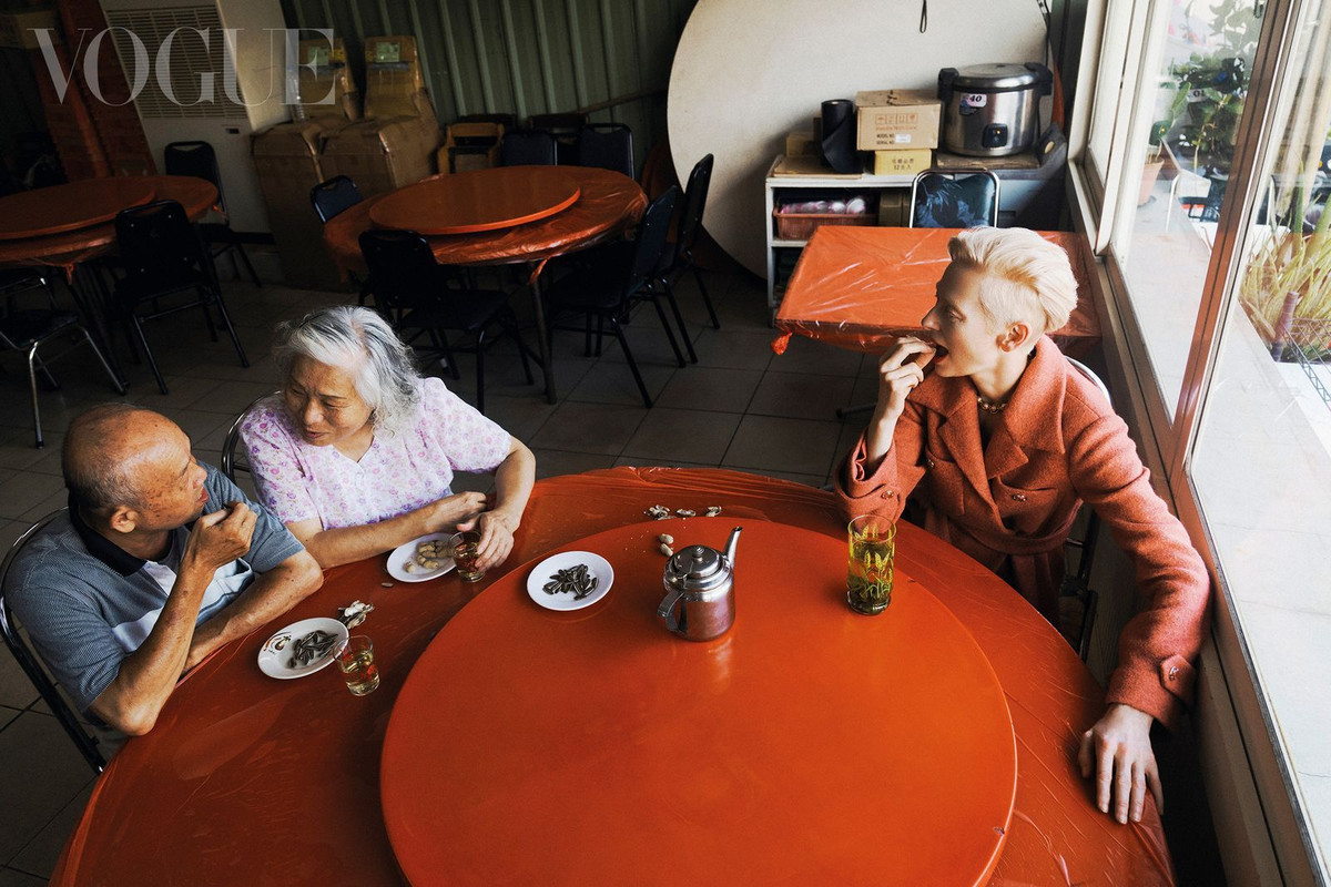 33924 2 V — Postimages