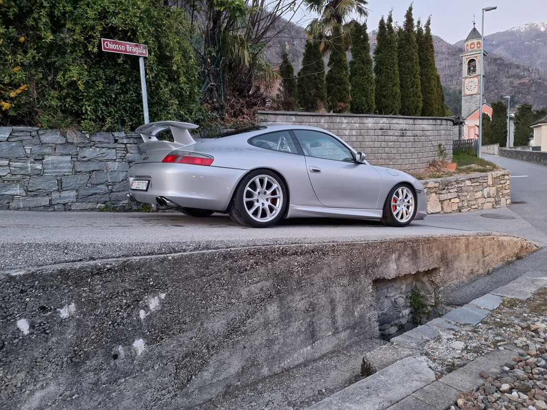 rear quarter view — Postimages