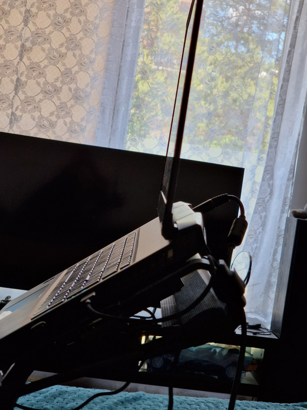 Up to which angle can the display of the GP76 be opened? : r/MSILaptops