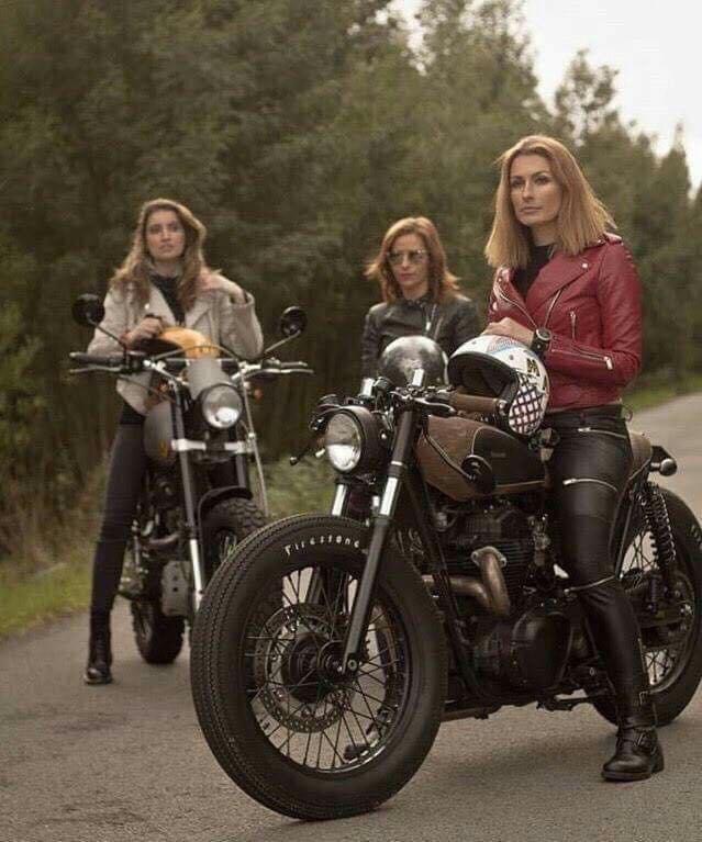 Vintage trophy girls - Britbike forum