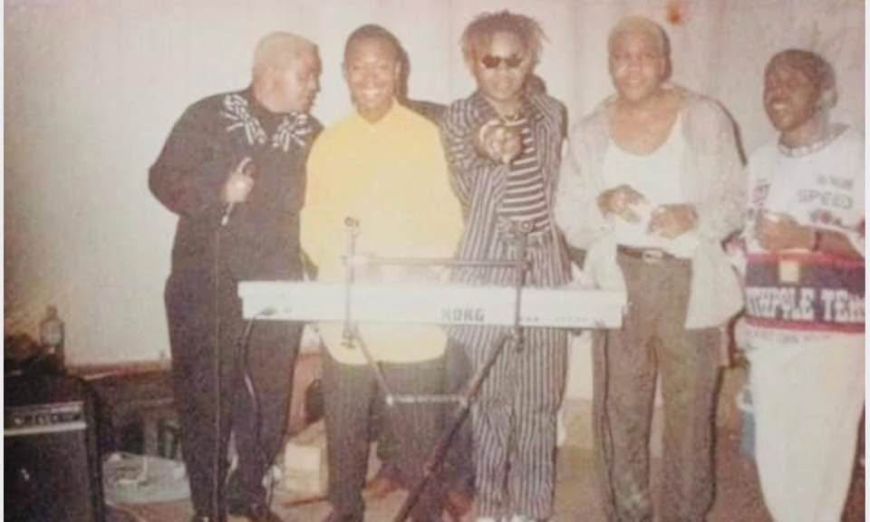 Old pictures of Djudjuchet with Defao, Awilo & Big Stars members