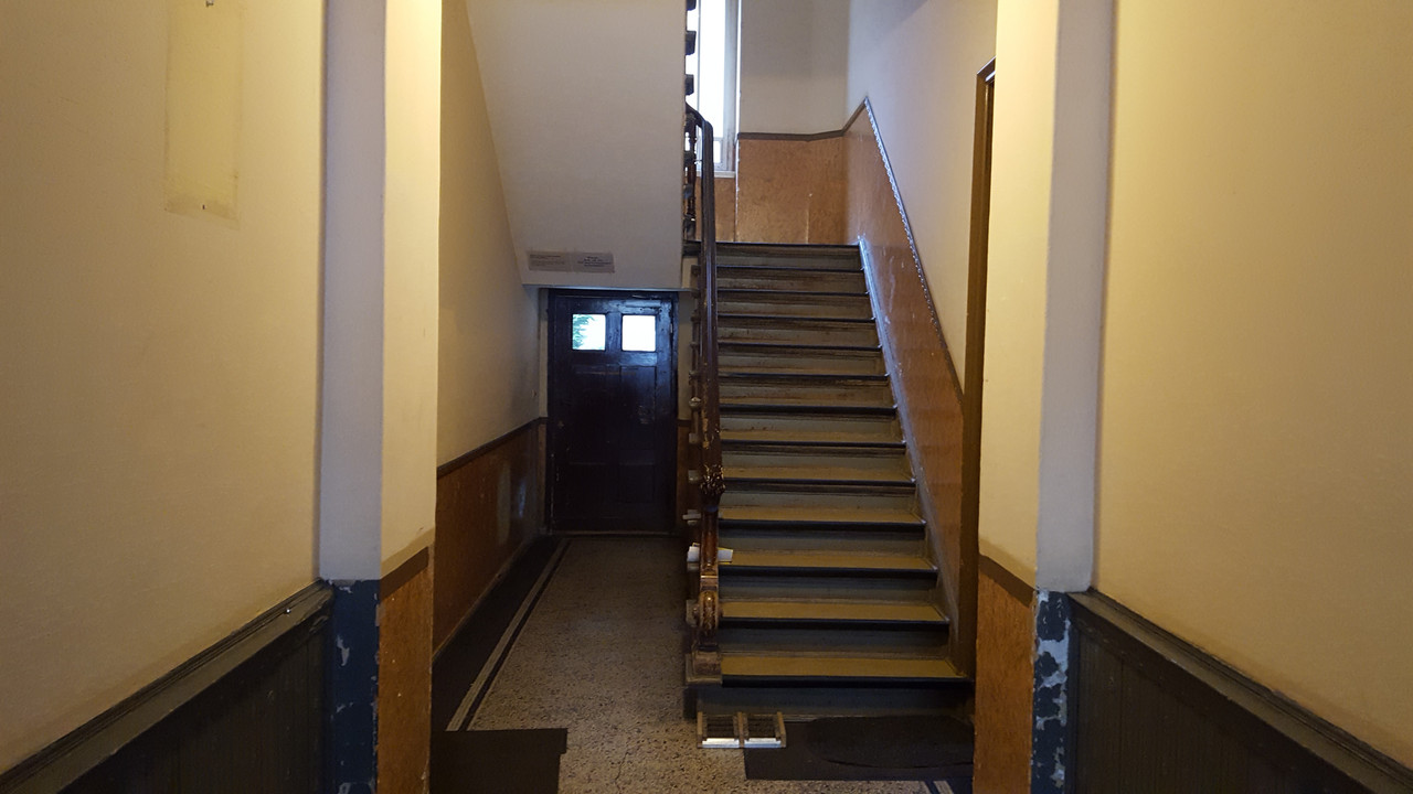 staircase1 place of murder — Postimages