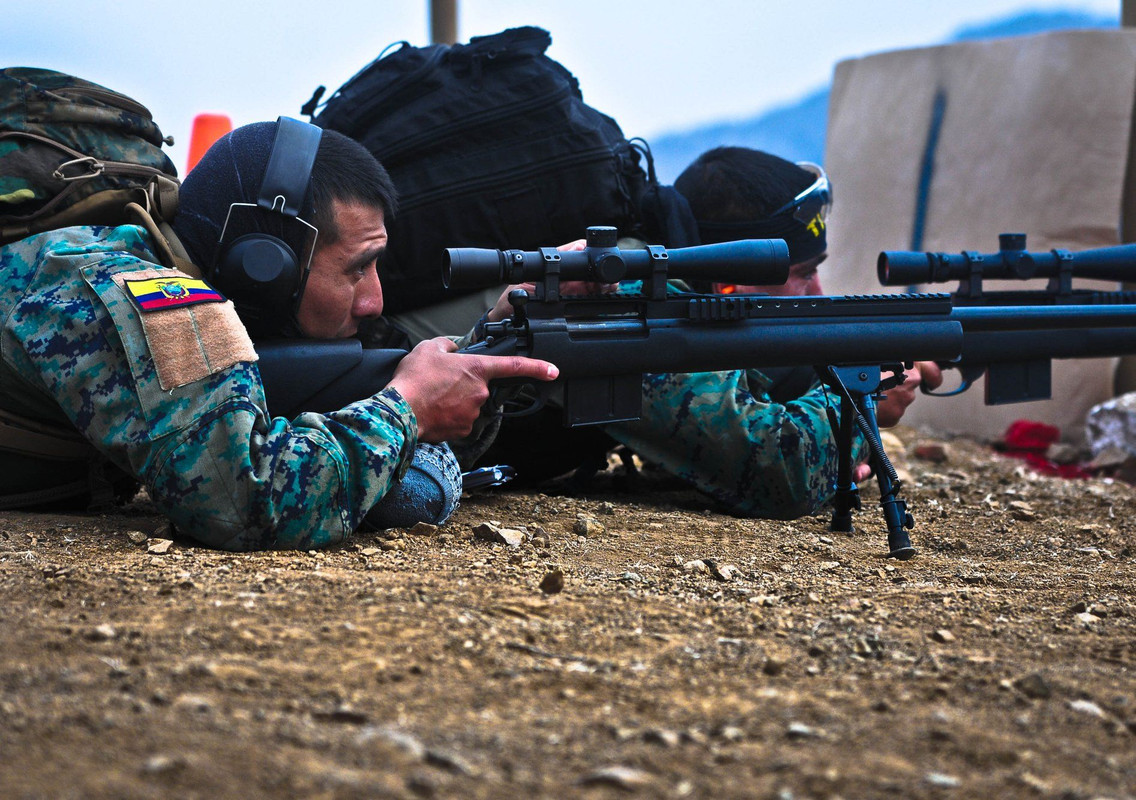 Fuerzas Comando Chile Sniper Event A021 — Postimages