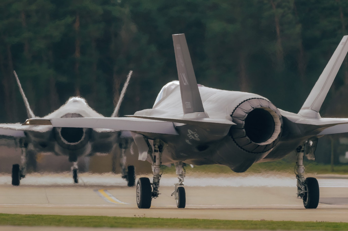 ECF53 F35 1370 4 B57 B890 6 F1 FEBA3 AF17 — Postimages