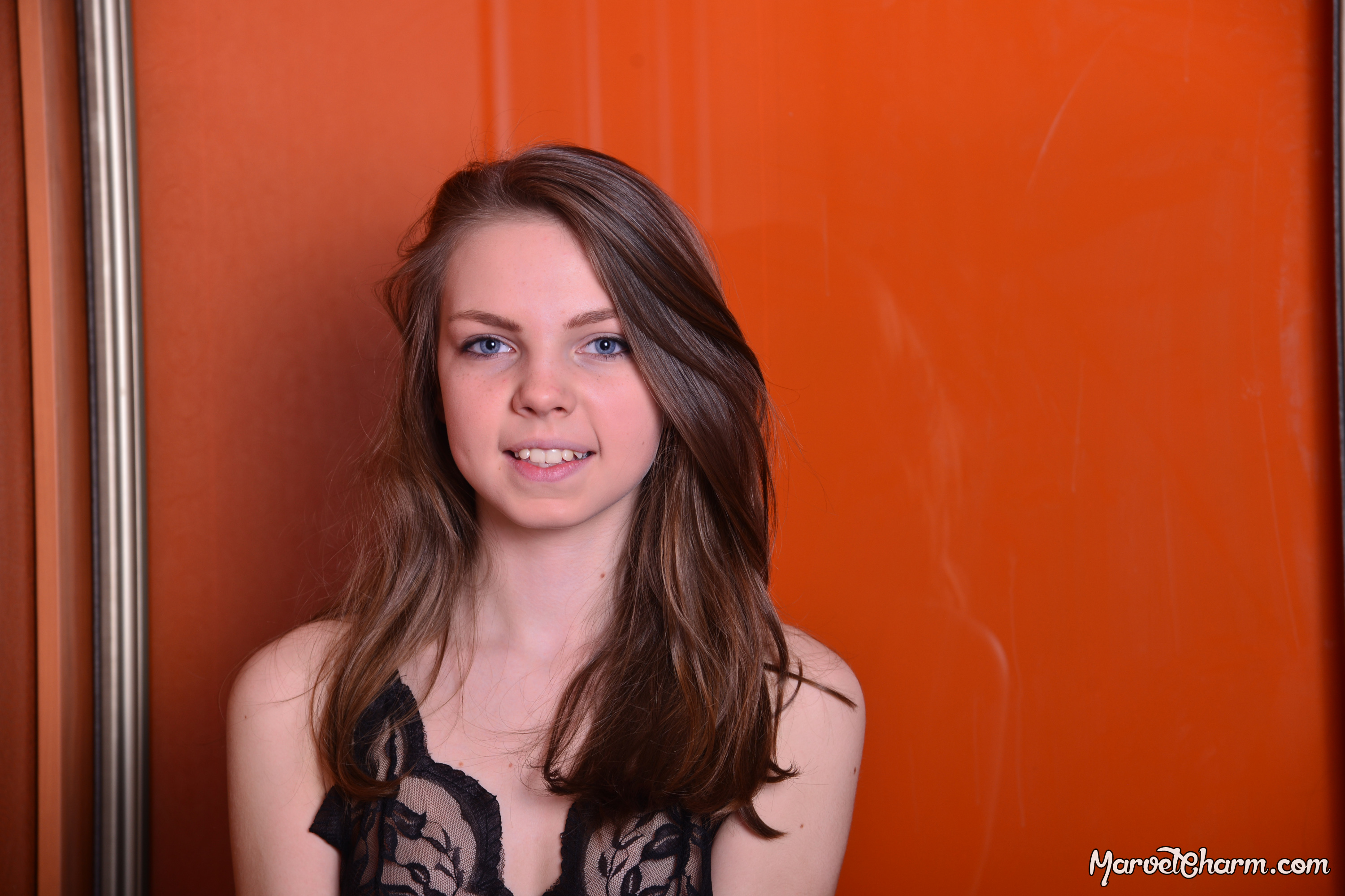 Marvel Charm Rebecca Black Sheer 106 — Postimages