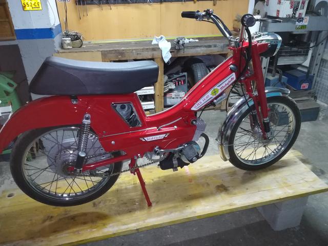 Restauración mobylette trial ciudad