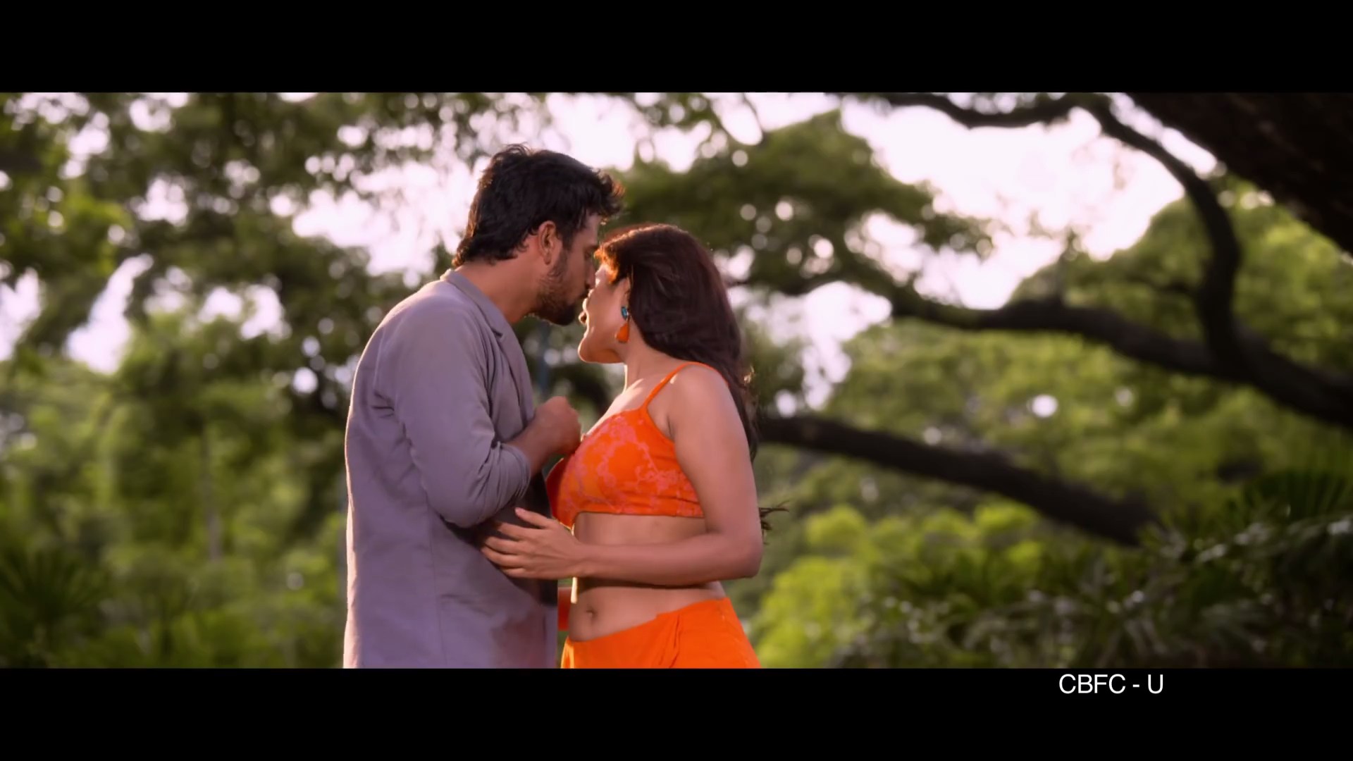 00 03 53 — Postimages