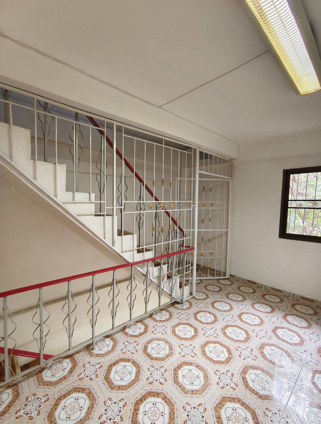 3797414 0 — Postimages