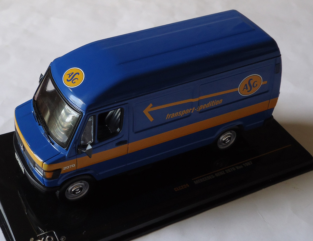 Mercedes Benz 207 D Van (1987) — Postimages