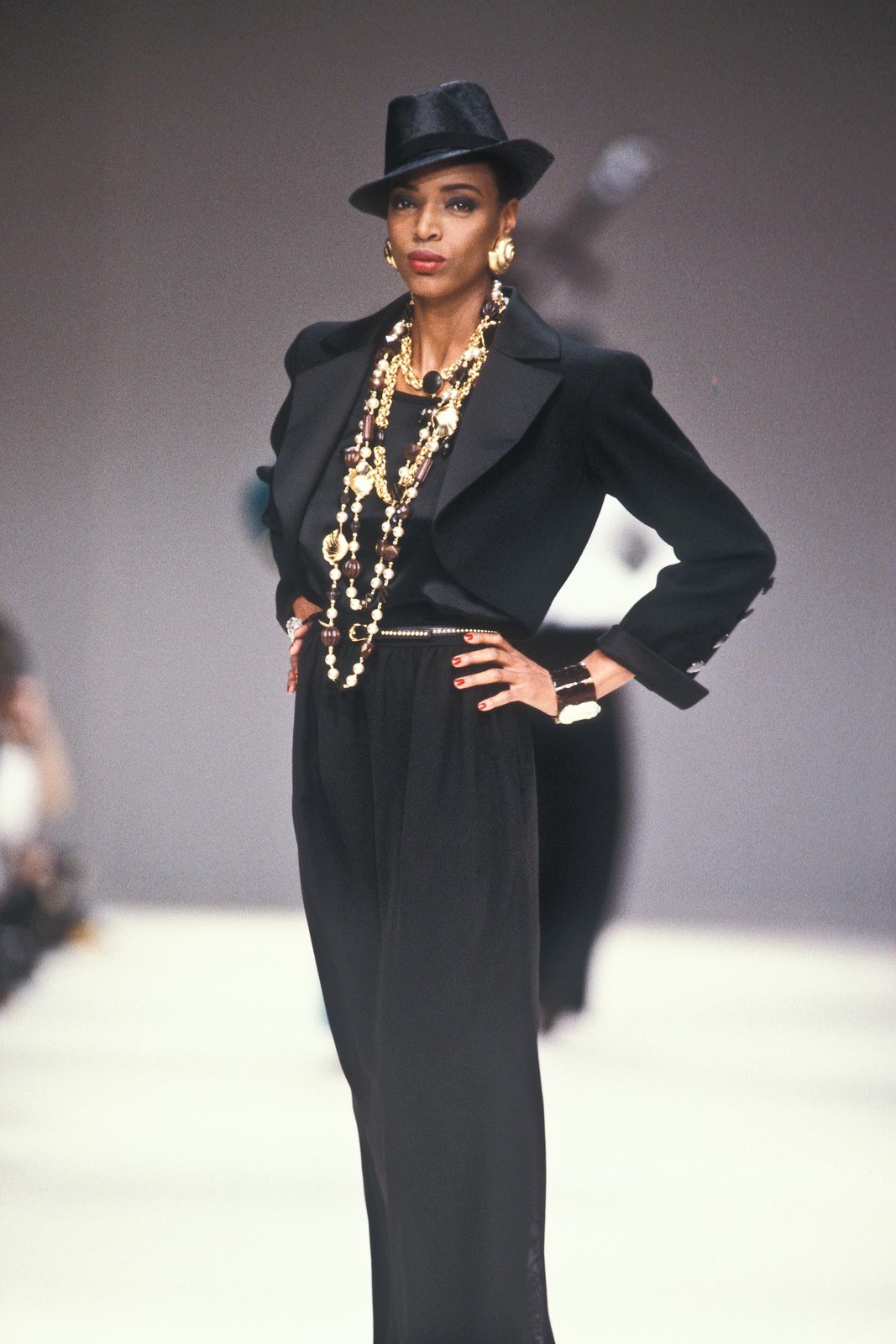 Fashion Classic: Yves Saint LAURENT Spring/Summer 1989 | Page 2 ...