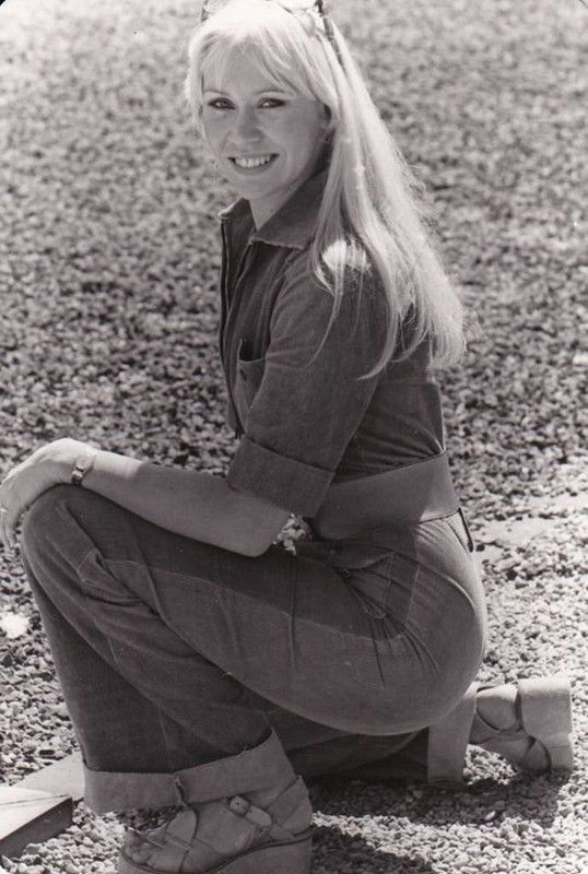 Agnetha 1976bw — Postimages