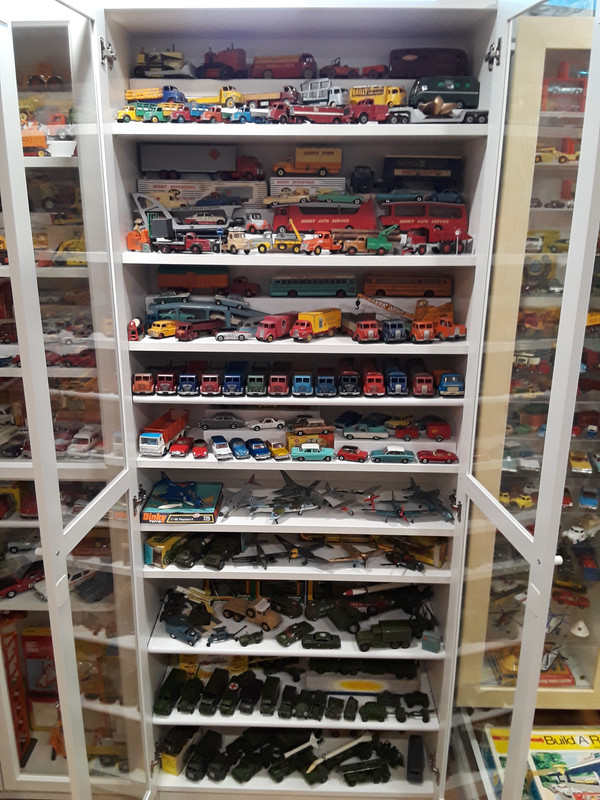 Cabinet 2 — Postimages