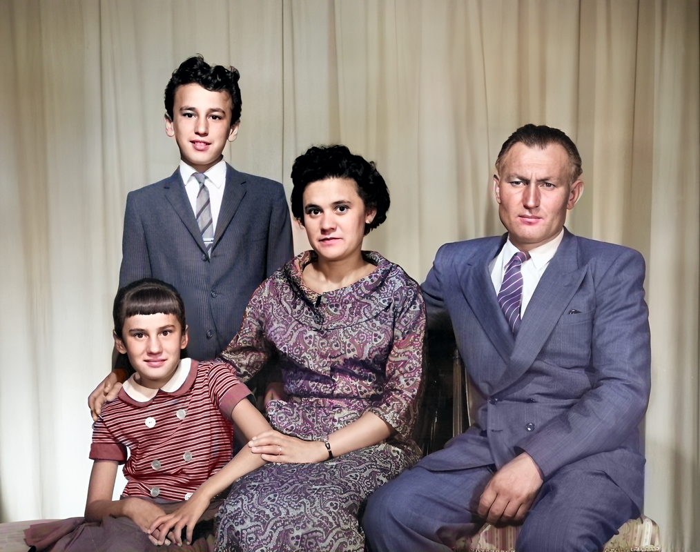 002 Colorized — Postimages