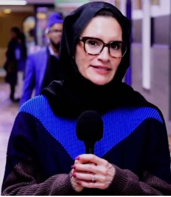 Minnesota Democrat Lt. Gov. Wears Muslim Garment While Pledging Support ...