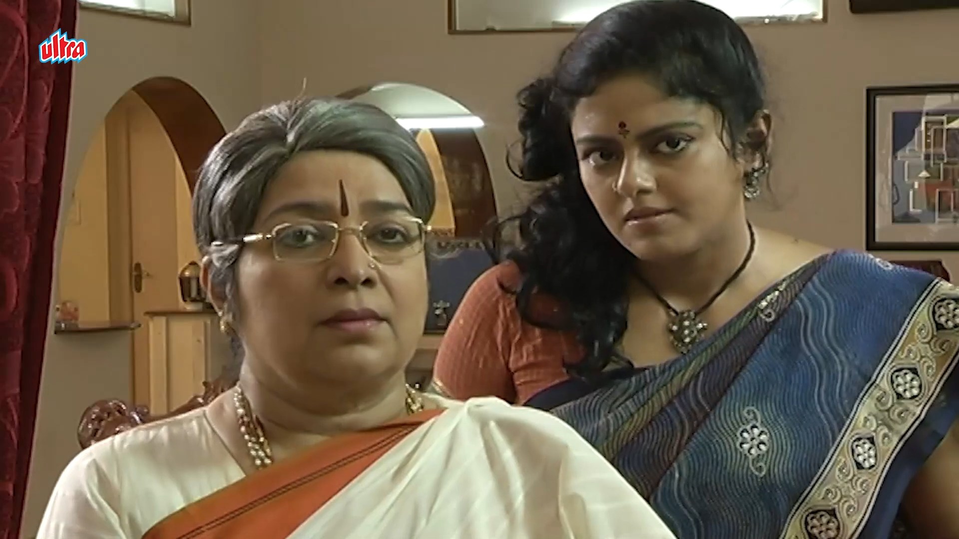 Telugu serial actress navel slips in saree mp4 snapshot 00 01 380 — Postimages