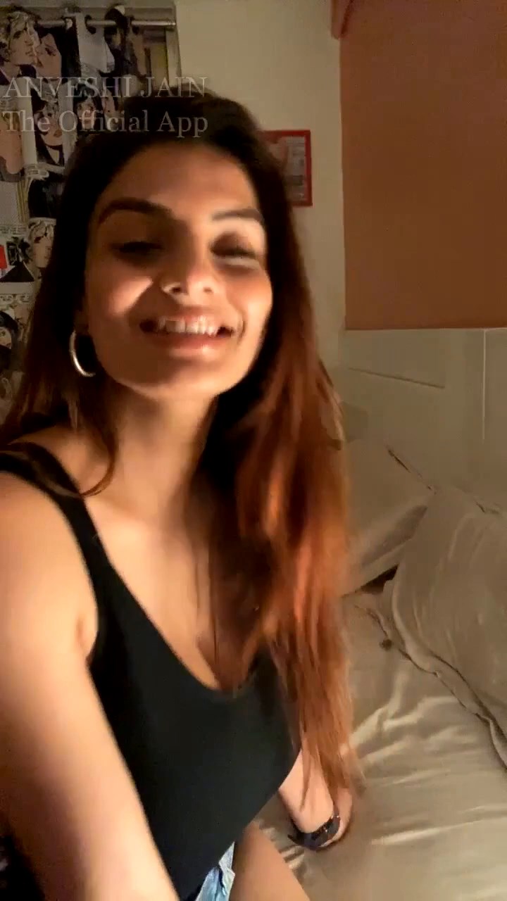 Anveshi Jain Live mp4 0025 — Postimages