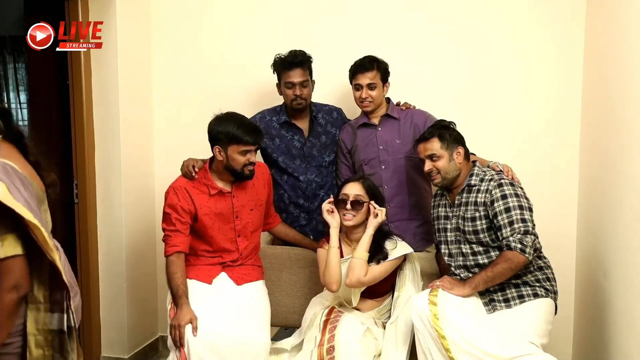 Cute Malayali Girl Open navel in in Traditional kerala saree mp4 snapshot 01 26 749 — Postimages