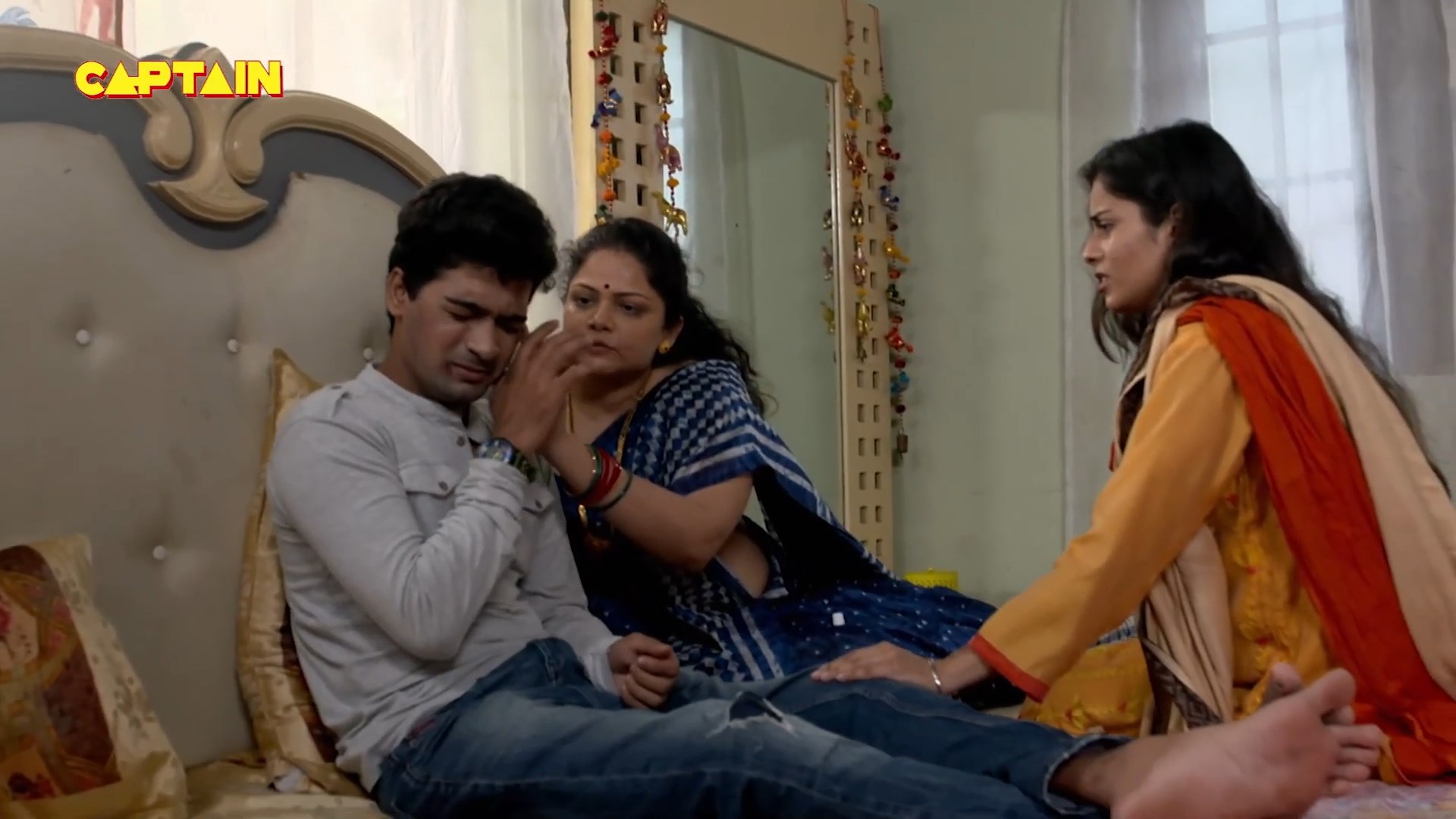 anuya bagath chubby navel slip in saree mp4 snapshot 00 13 486 — Postimages