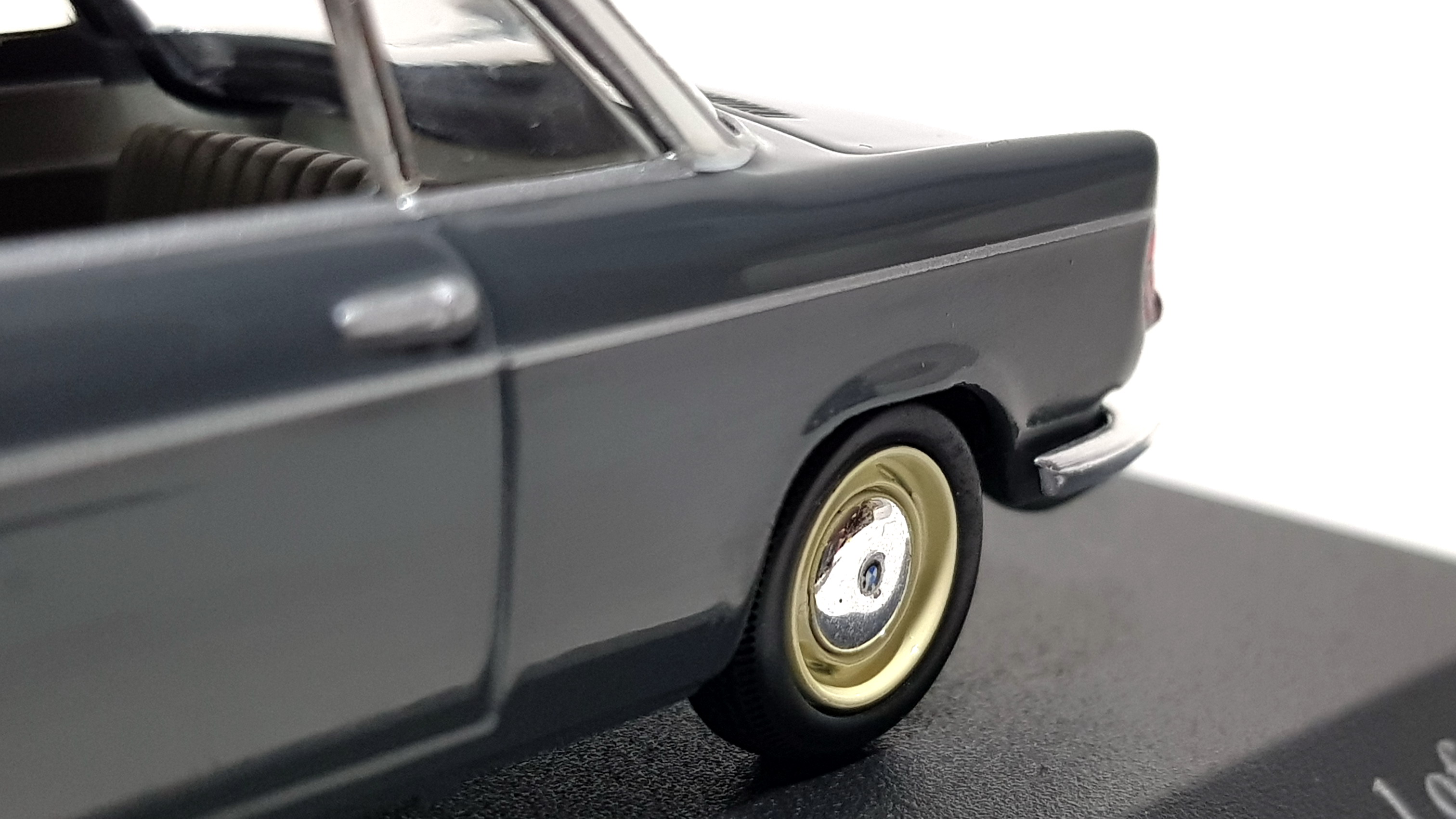 B700 CP224 — Postimages