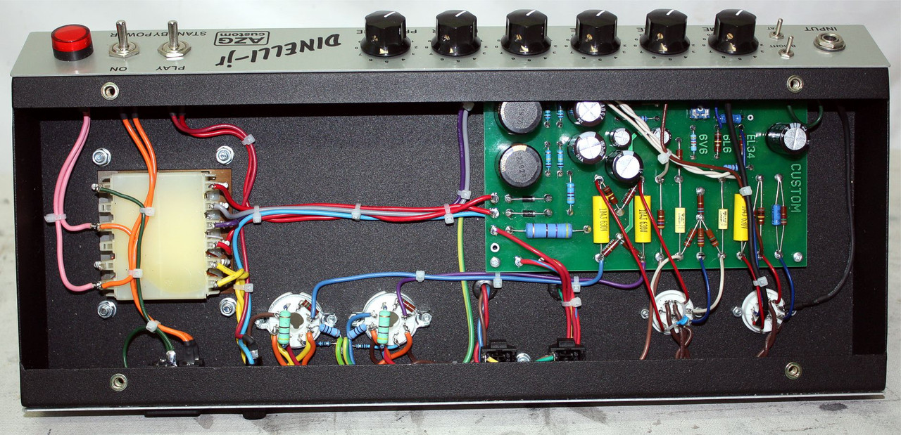 AZG Dinelli Jr inside — Postimages