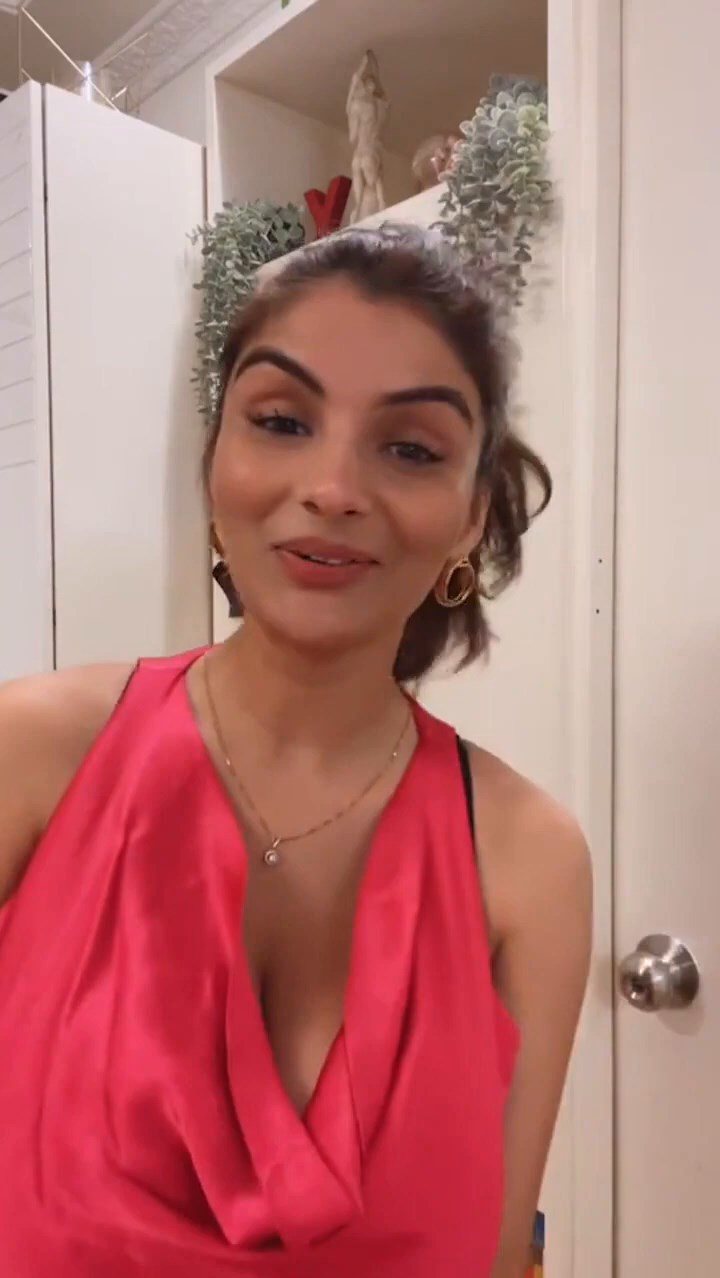 Anveshi Jain Live mp4 0023 — Postimages