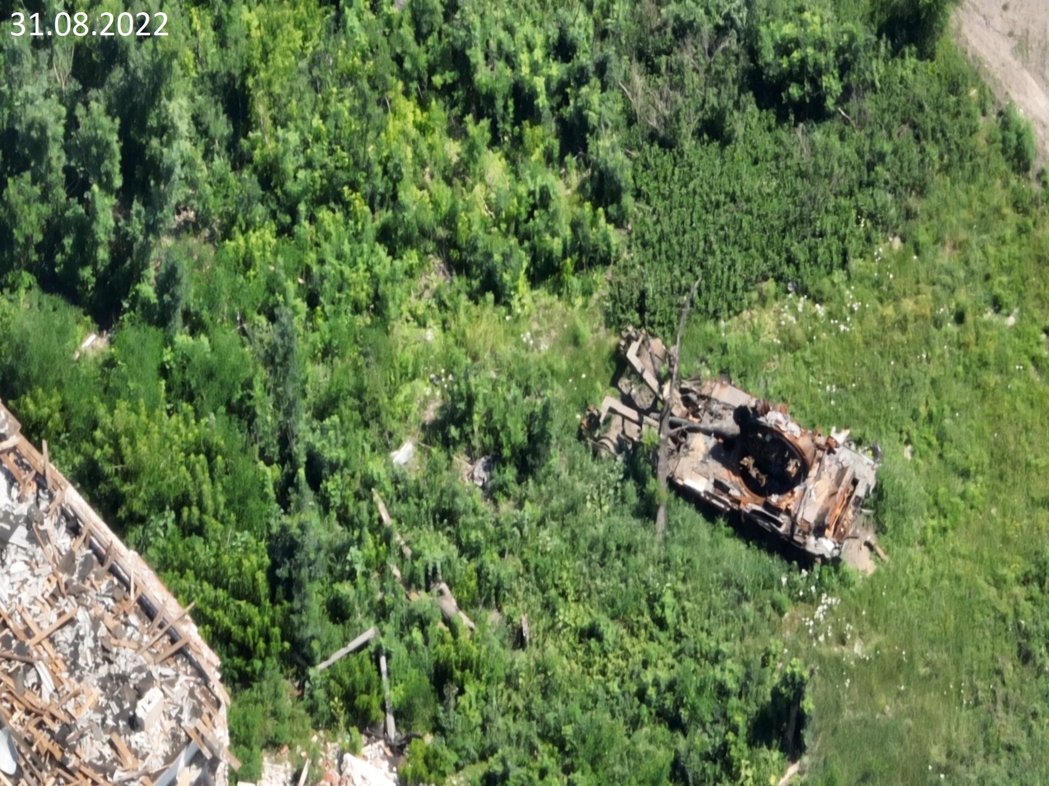 1004 unkn tank — Postimages