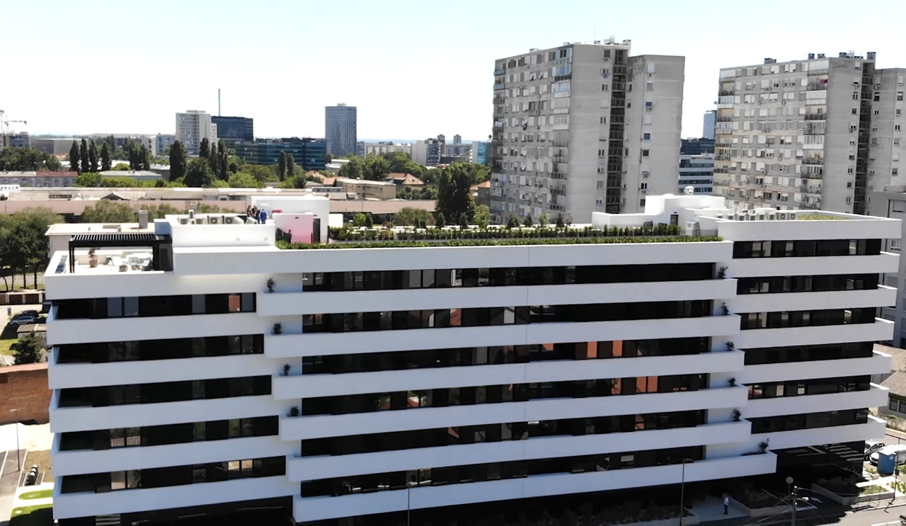 67 CCC64 F AD83 46 DA 8487 52 FAE1 A261 AC — Postimages