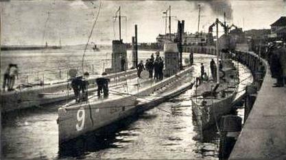 Progress Build of Das Werk's 1/72 Scale SM U-9 German WWI U-Boat - Work ...