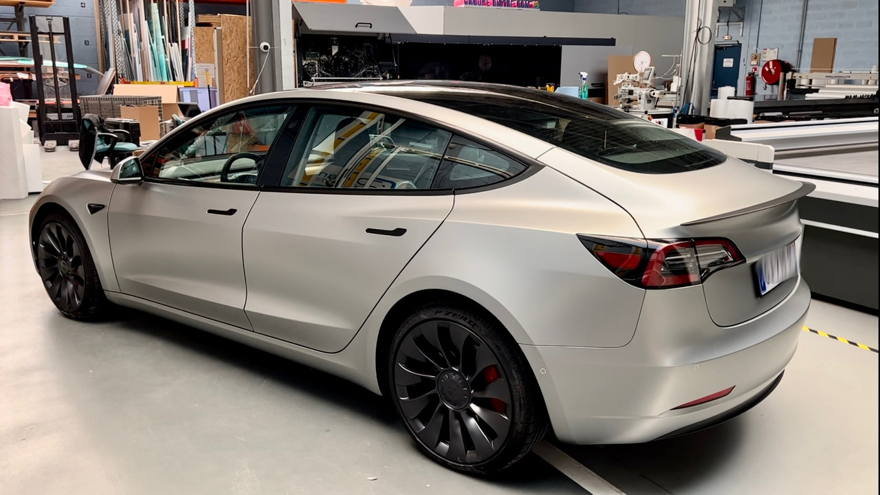 739 E160 B E77 D 44 E7 AB70 B54 CE5 ED25 B2 — Postimages