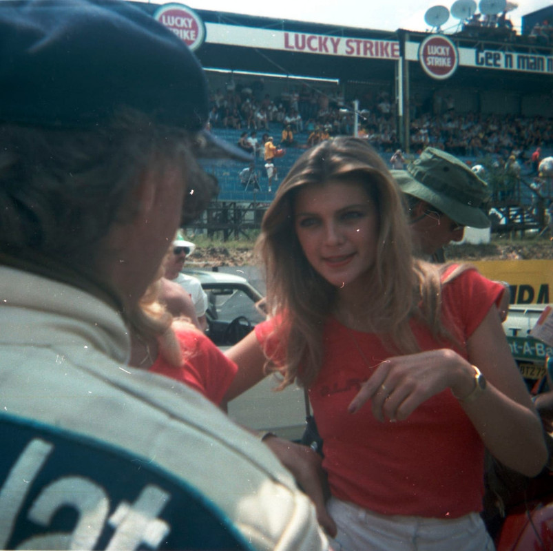 vintage gridgirls6466 Yolanda — Postimages