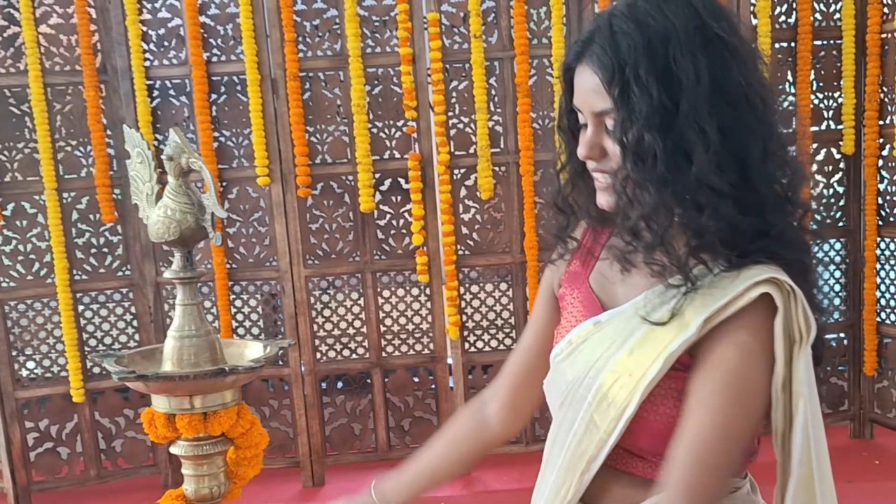 Malayali dusky girl cute navel in kerala saree mp4 snapshot 00 02 472 ...