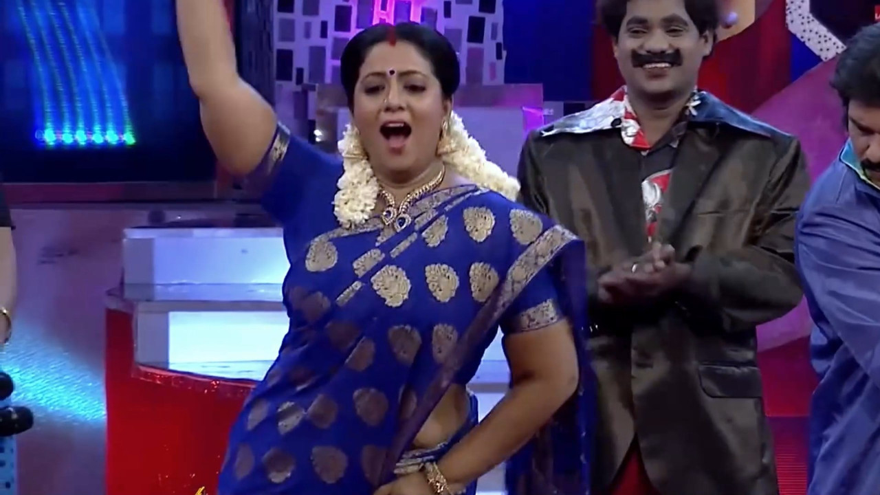 Roopasree Sexy Big Wide Tummy and Deep Navel Hole Ass in Blue Saree mp4 ...