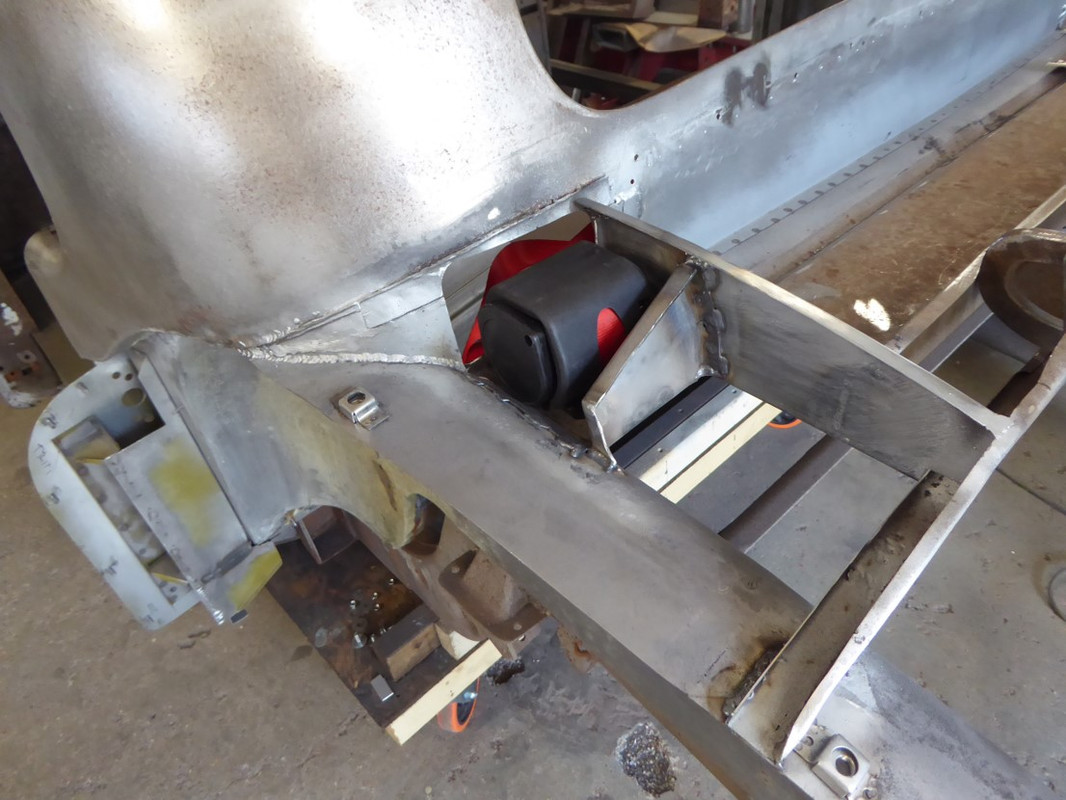 8644650357 CC4 E8 A91 B6 BFDFA50 C20 F0 — Postimages