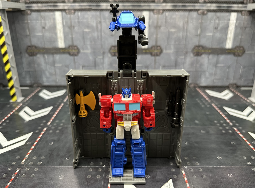 Legacy Evolution Core Class Optimus Prime 02 — Postimages
