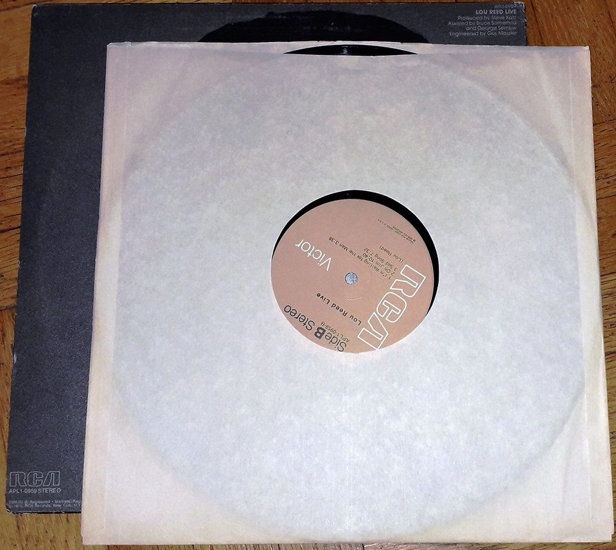 Do you have the correct/original inner sleeves into each LPs in your ...