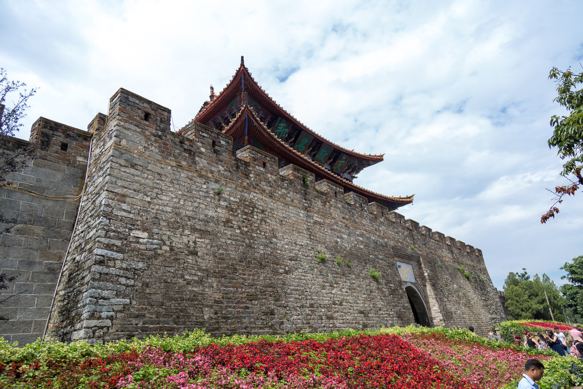 IMG 1080 Dali Ancient Town South Gate — Postimages